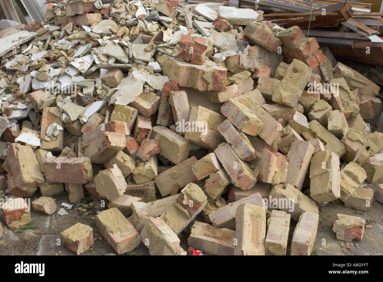 Rubble and brick hi-res stock photography and images - Alamy