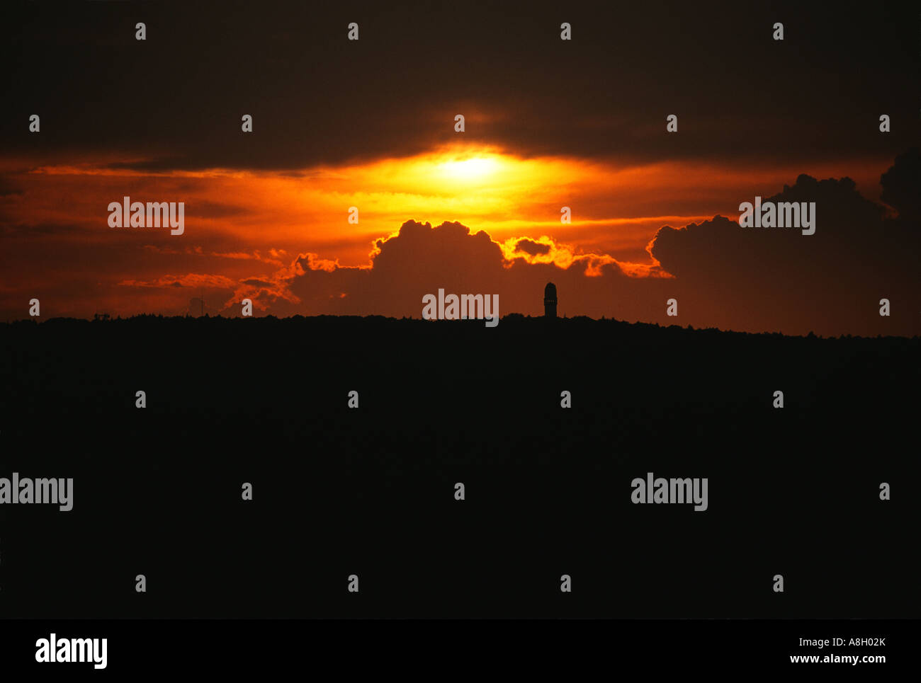 Heublein Tower Talcott Mountain Cumulo nimbus thunderhead, Bloomfield ...