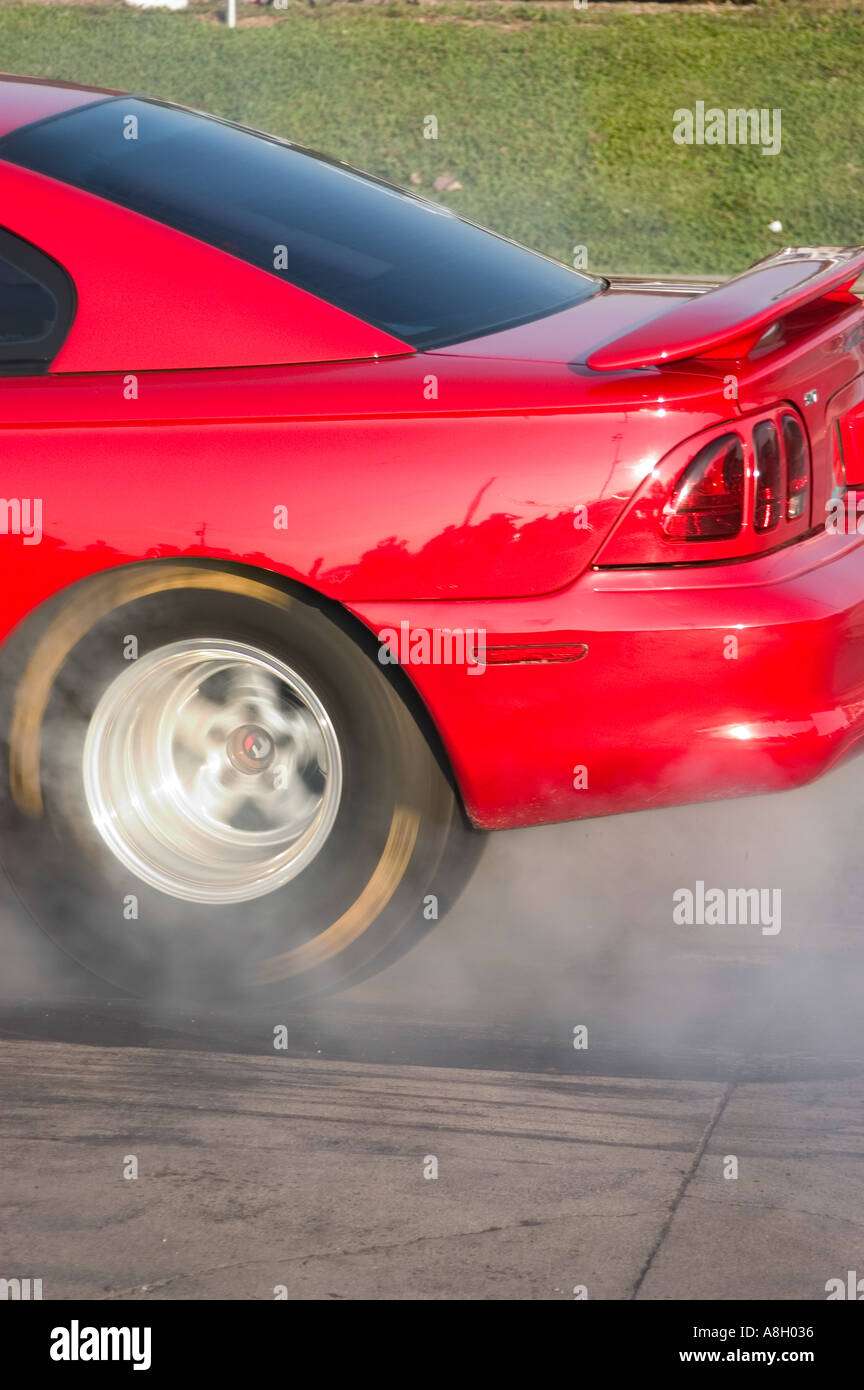 Smoking tires hi-res stock photography and images - Alamy