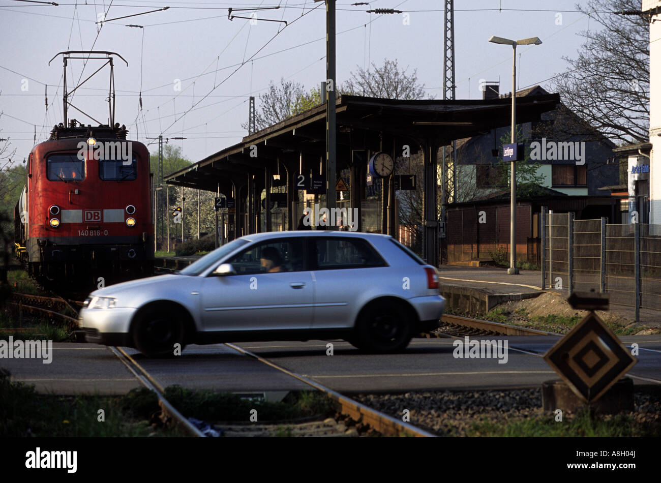 Oncoming train hi-res stock photography and images - Alamy