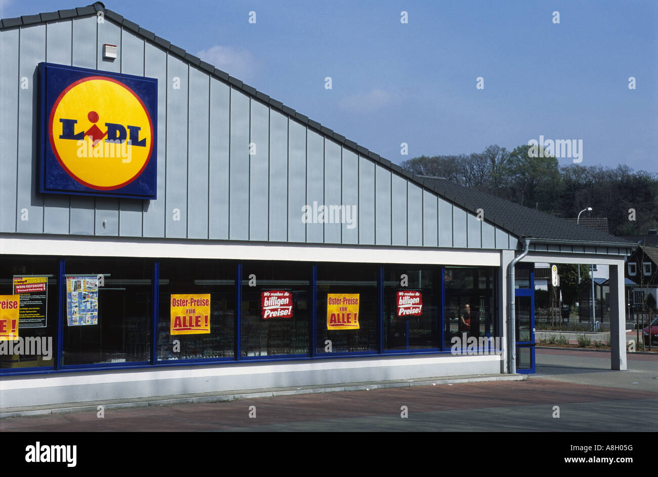 Supermarket Germany Lidl Stock Photos & Supermarket Germany Lidl Stock ...
