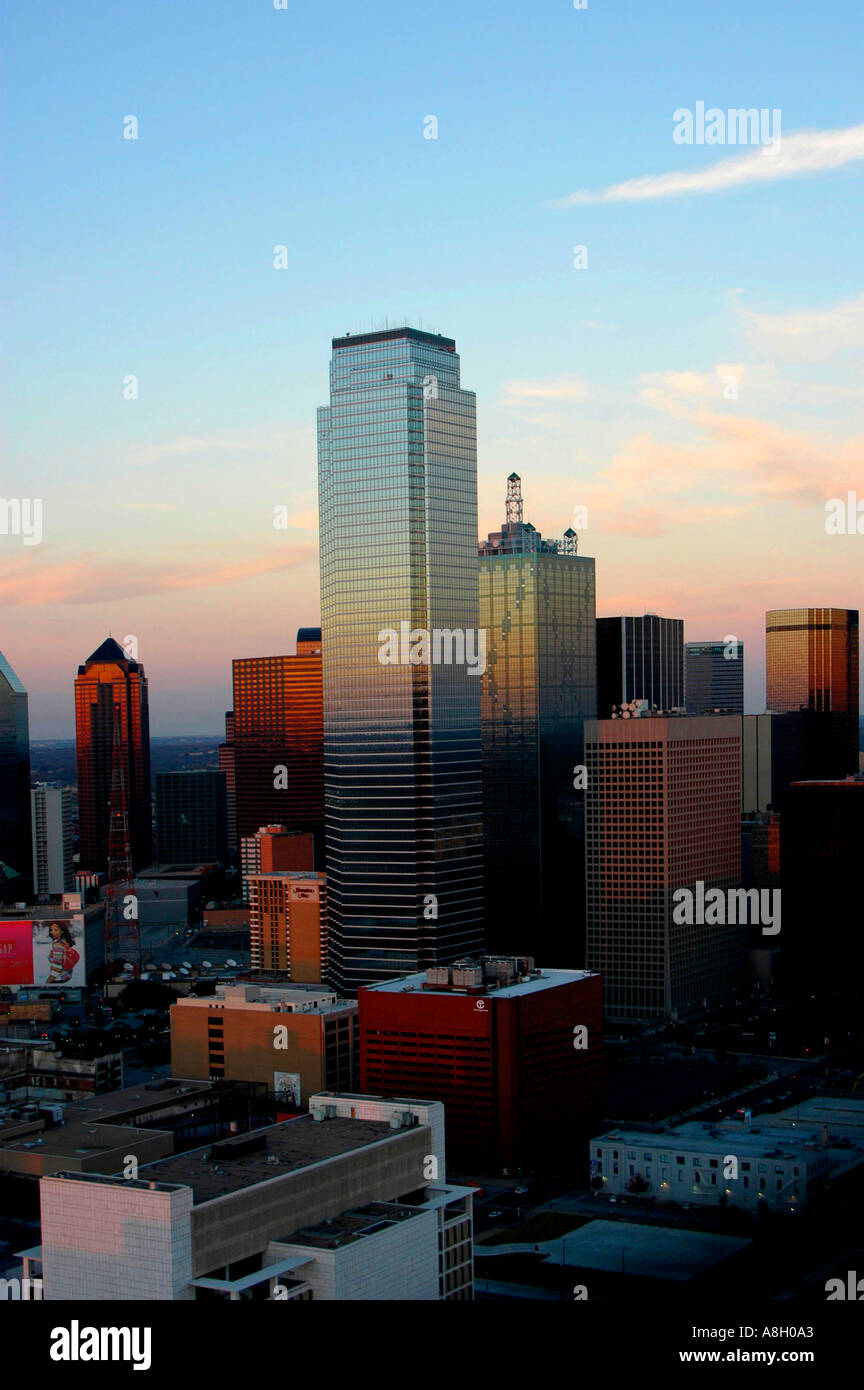 Dallas skyline view hi-res stock photography and images - Alamy