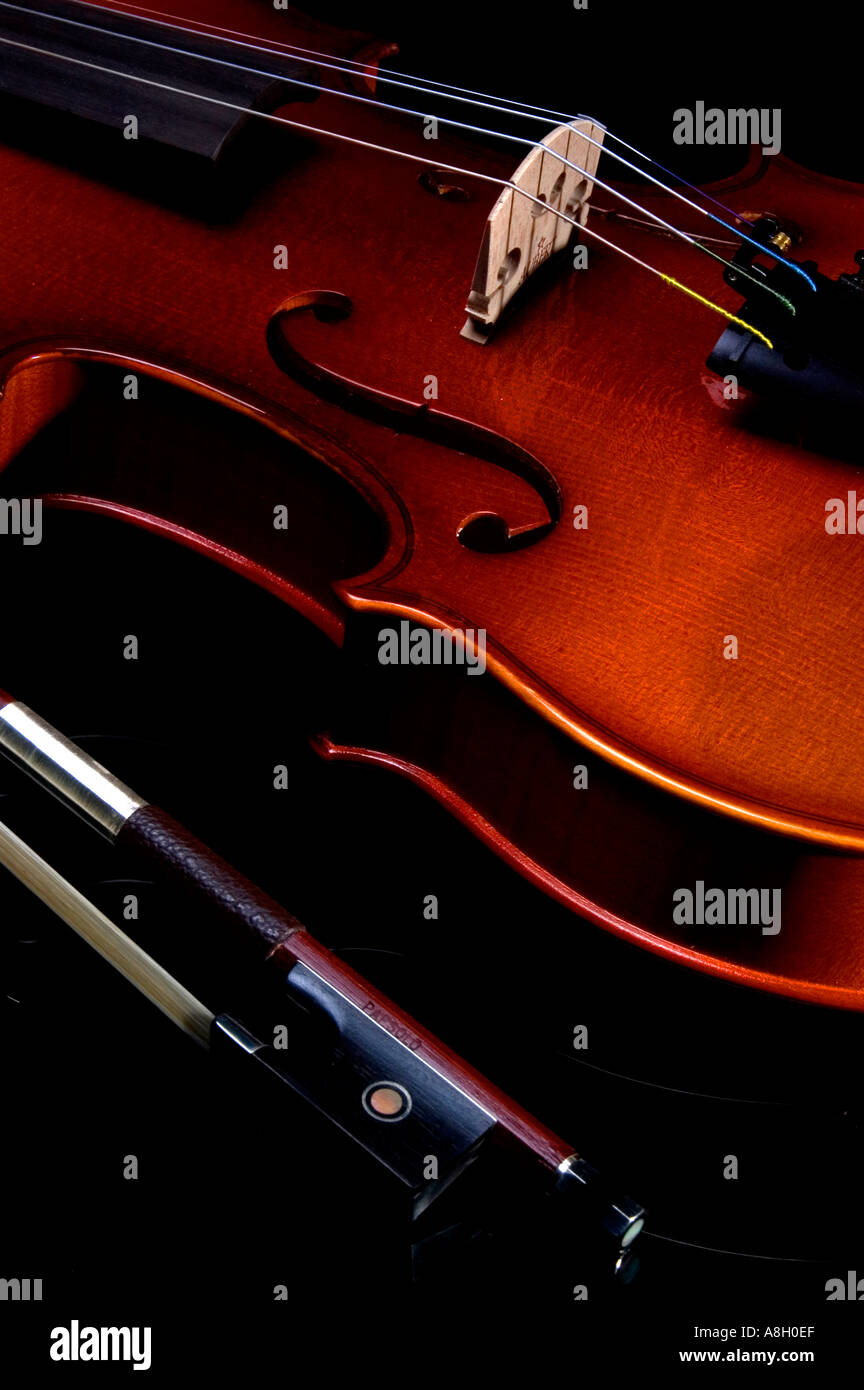 Still life with violin hi-res stock photography and images - Alamy