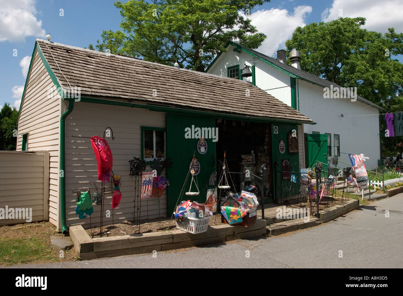 Blacksmith and Souvenir Shop Amish Farm and House Lancaster ...
