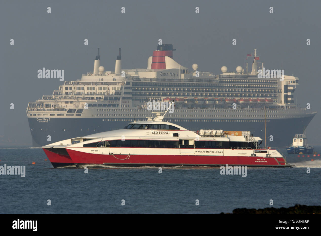 Red jet ferry hi-res stock photography and images - Alamy