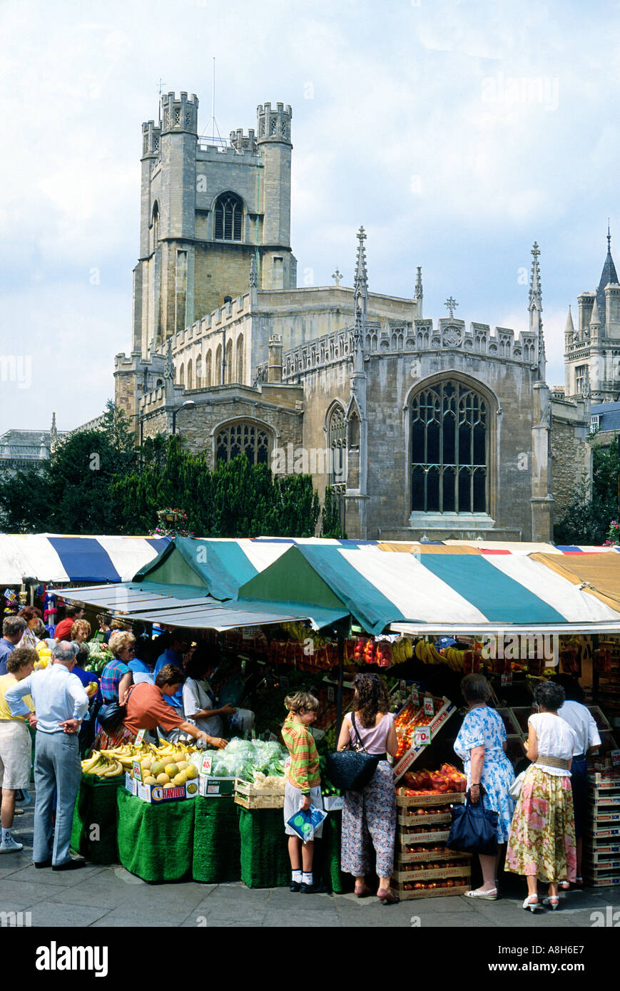 Cambridge Market St Margaet s Church Stock Photo - Alamy