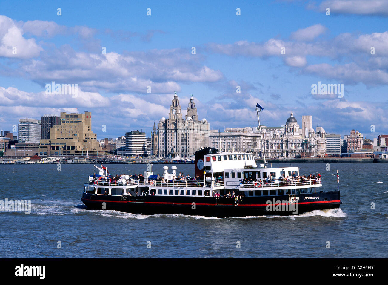 Liverpool townscape hi-res stock photography and images - Alamy