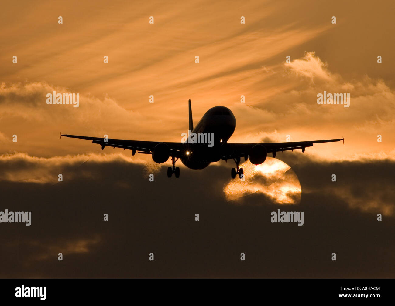 Silhouette airbus a321 civil airliner hi-res stock photography and ...