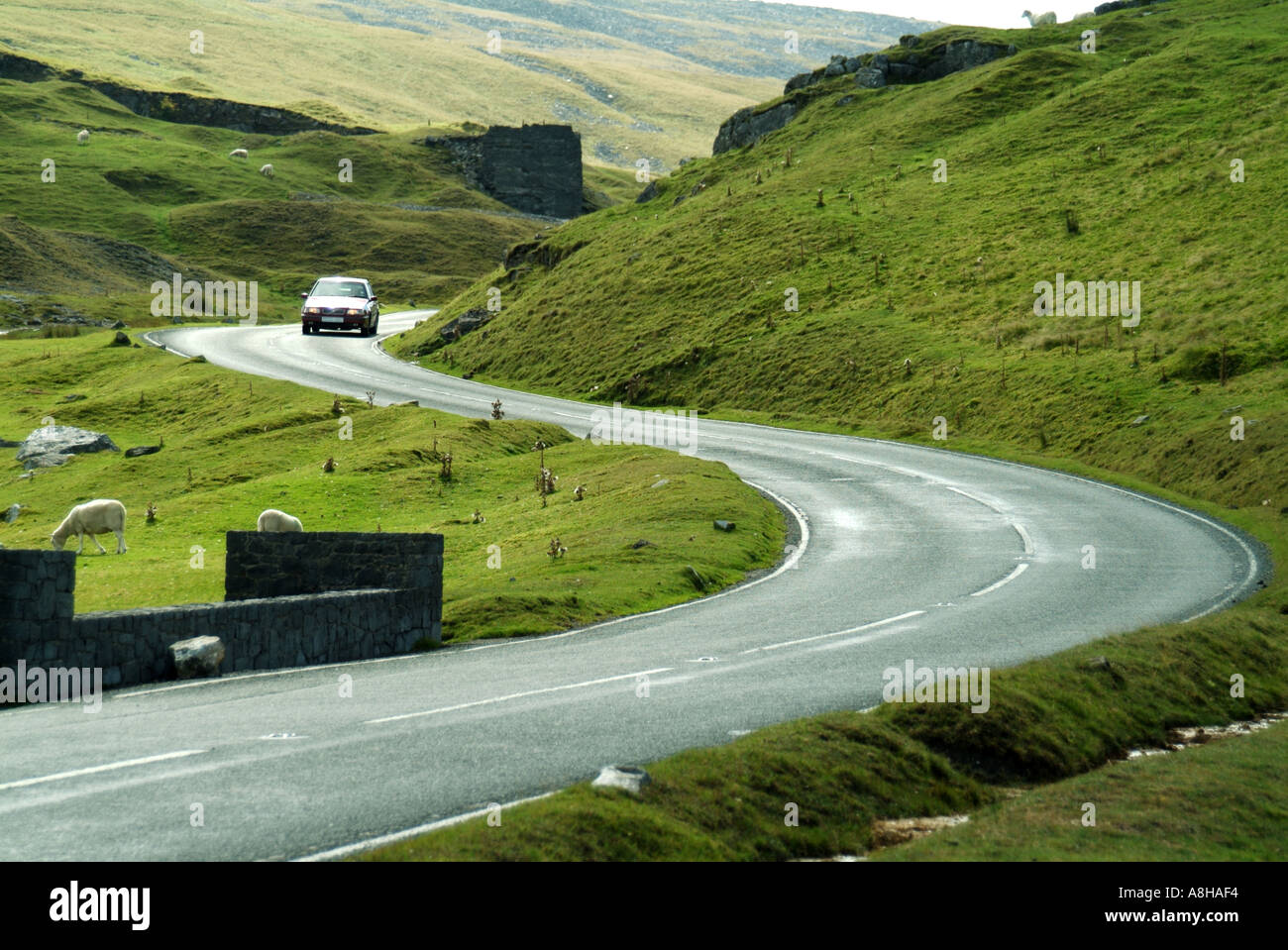 Sharp bends hi-res stock photography and images - Alamy