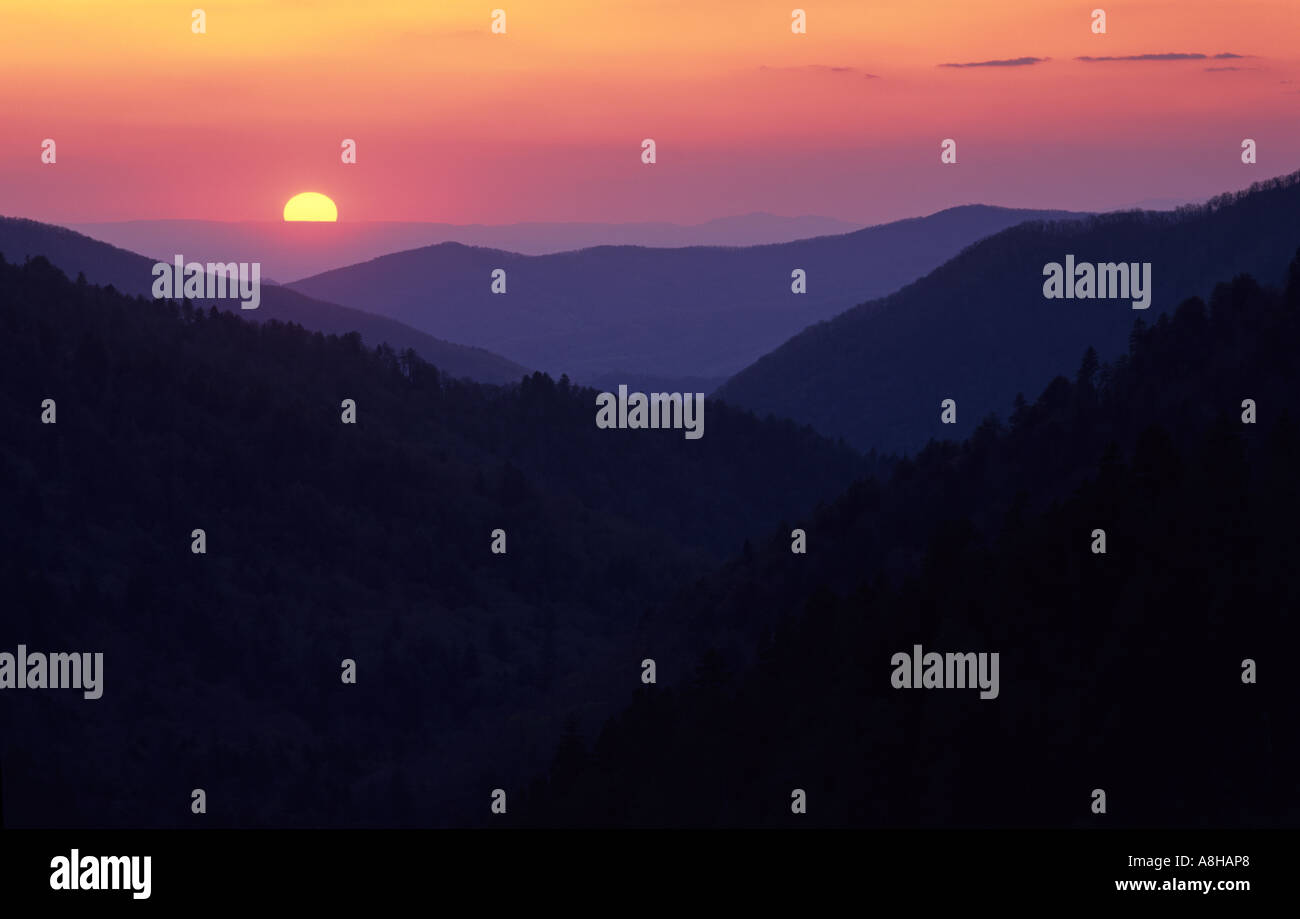 Hazy mountainscape hi-res stock photography and images - Alamy