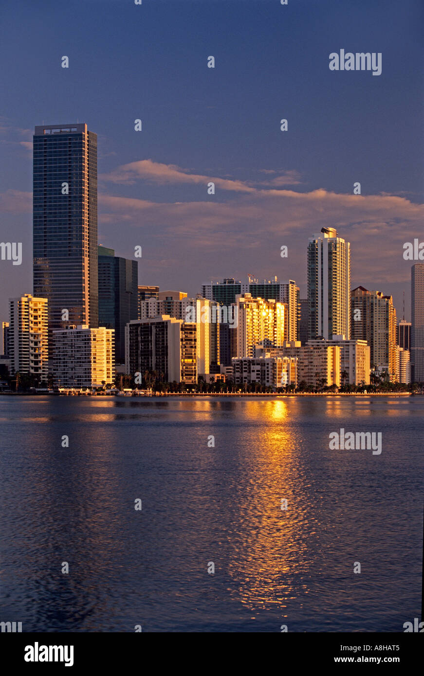Sun rises sky glows hi-res stock photography and images - Alamy