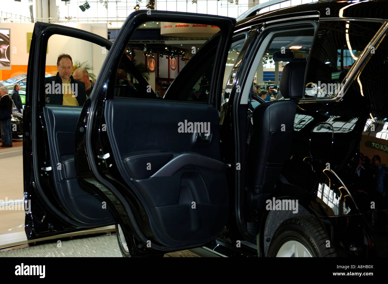 Amsterdam RAI Convention Centre 2007 Auto show Looking men to the new ...