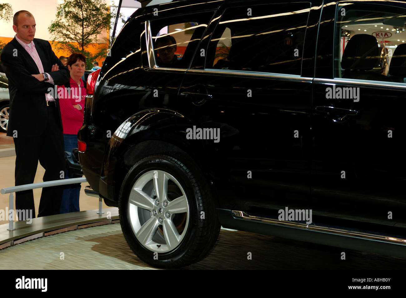 Amsterdam RAI Convention Centre 2007 Auto show Looking men to the new ...