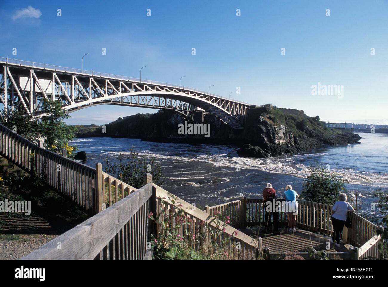 Steel bridge new brunswick hi-res stock photography and images - Alamy