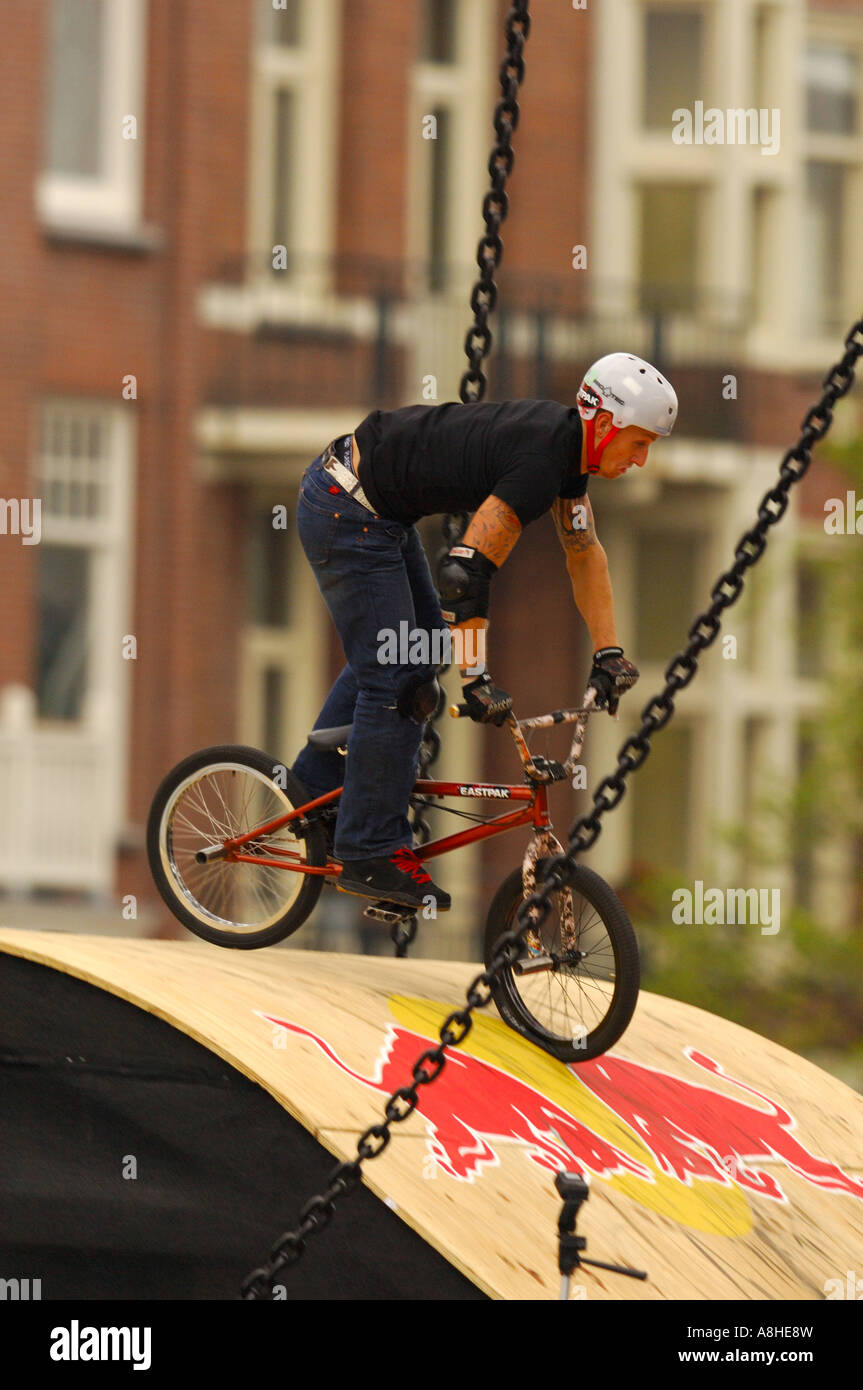 Bridge Master Red Bull 2006 Magere Brug Amsterdam Nederland Stock Photo ...