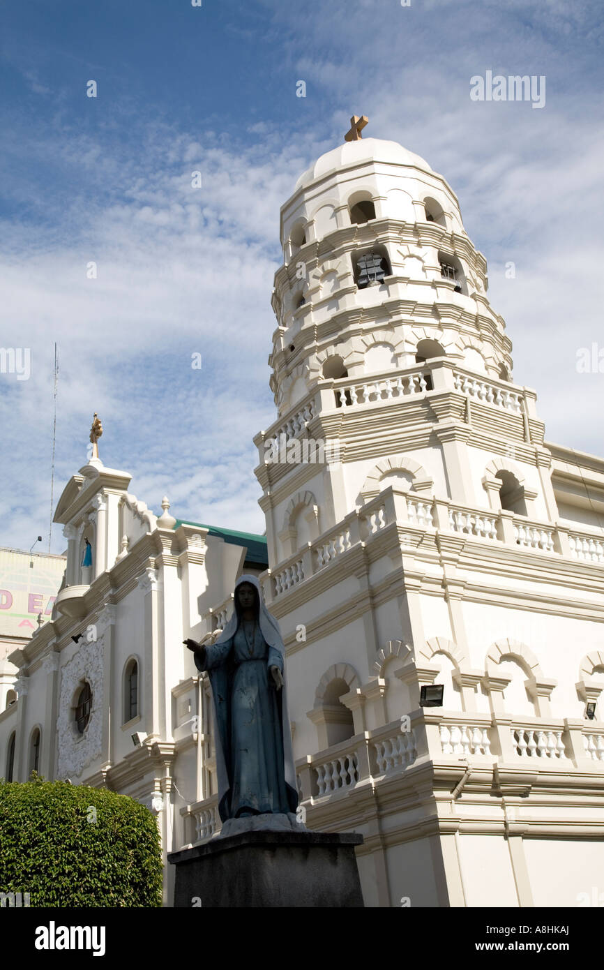 Santa Cruz Parish Church, Manila Stock Photo - Alamy