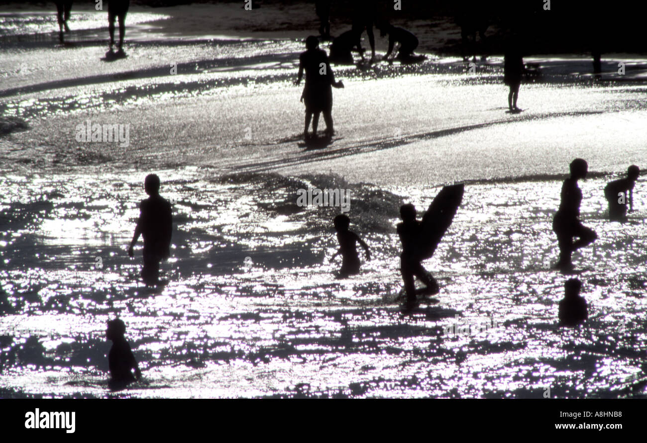 Sunbathers on bondi beach australia hi-res stock photography and images ...