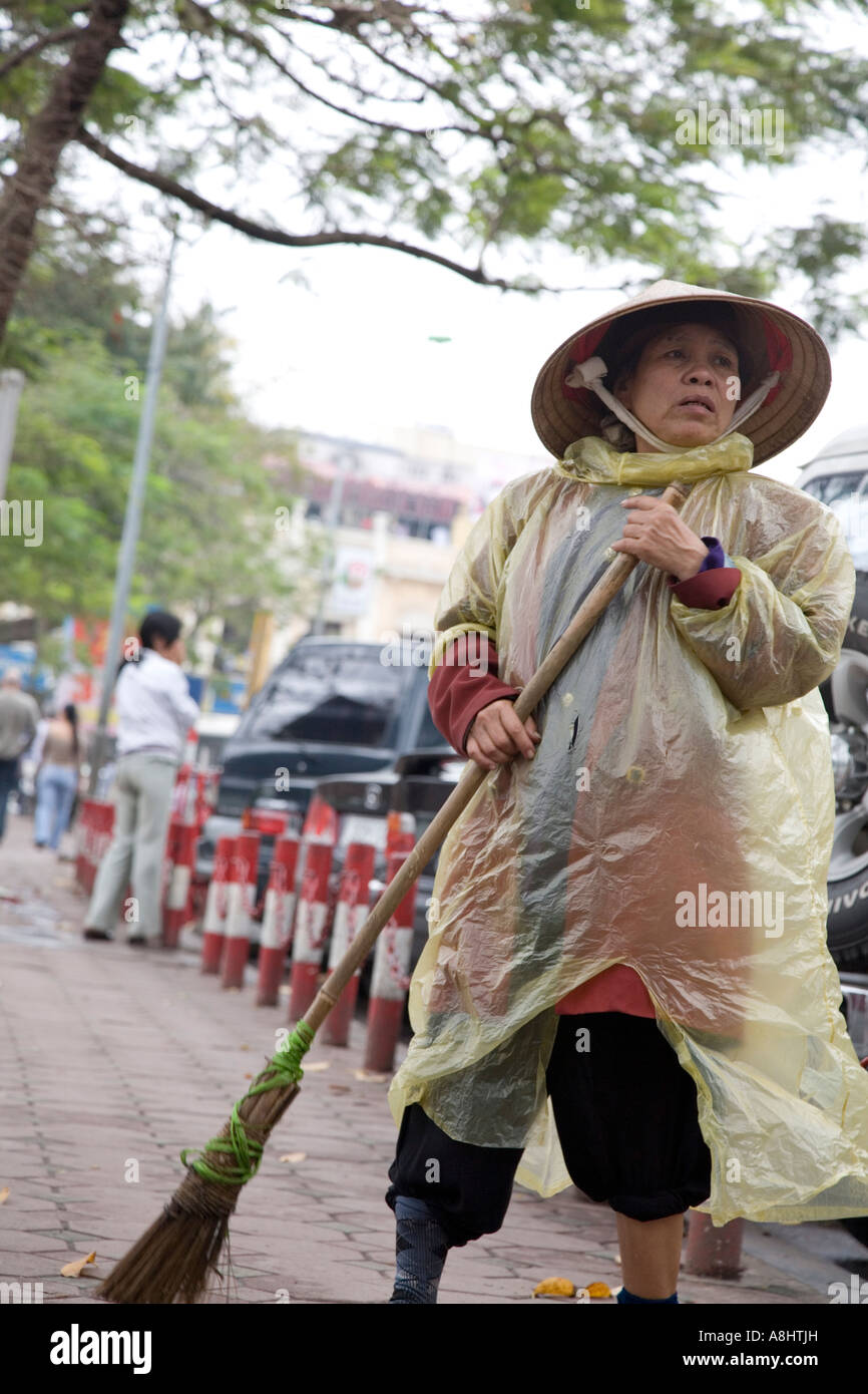 Street Cleaner Hanoi Stock Photo - Alamy