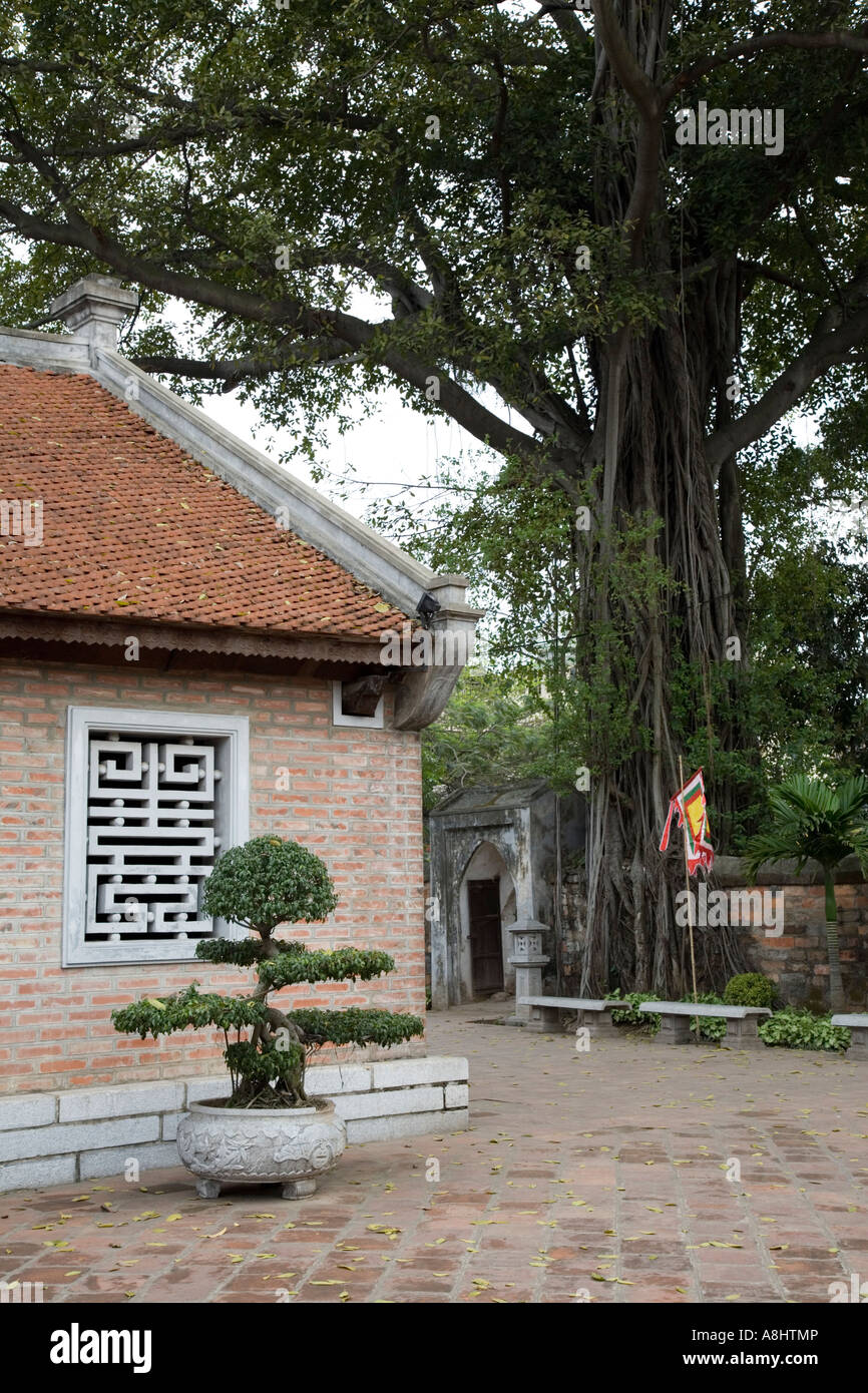 Van Mieu, Temple Of Literature, Hanoi, Vietnam Stock Photo - Alamy