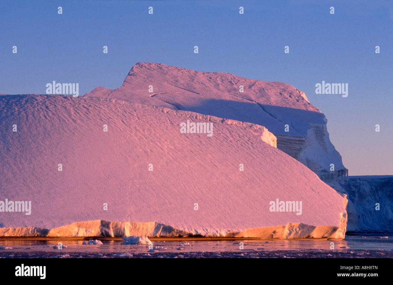 Frozen freeze ice berg slab hi-res stock photography and images - Alamy