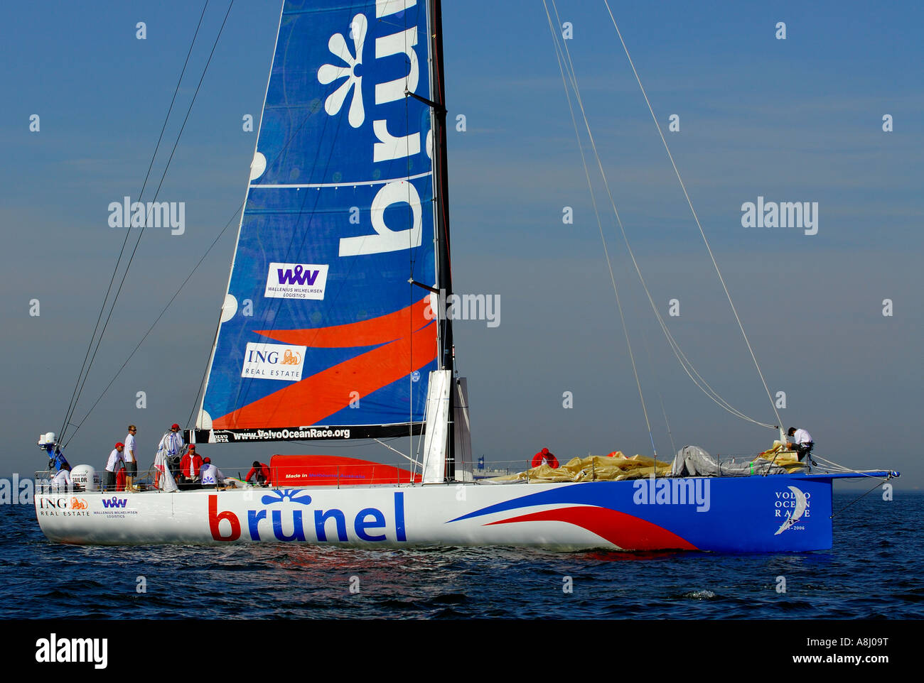 Volvo Ocean Race 2006 Life on the Extreme Brunel racing team Stock ...