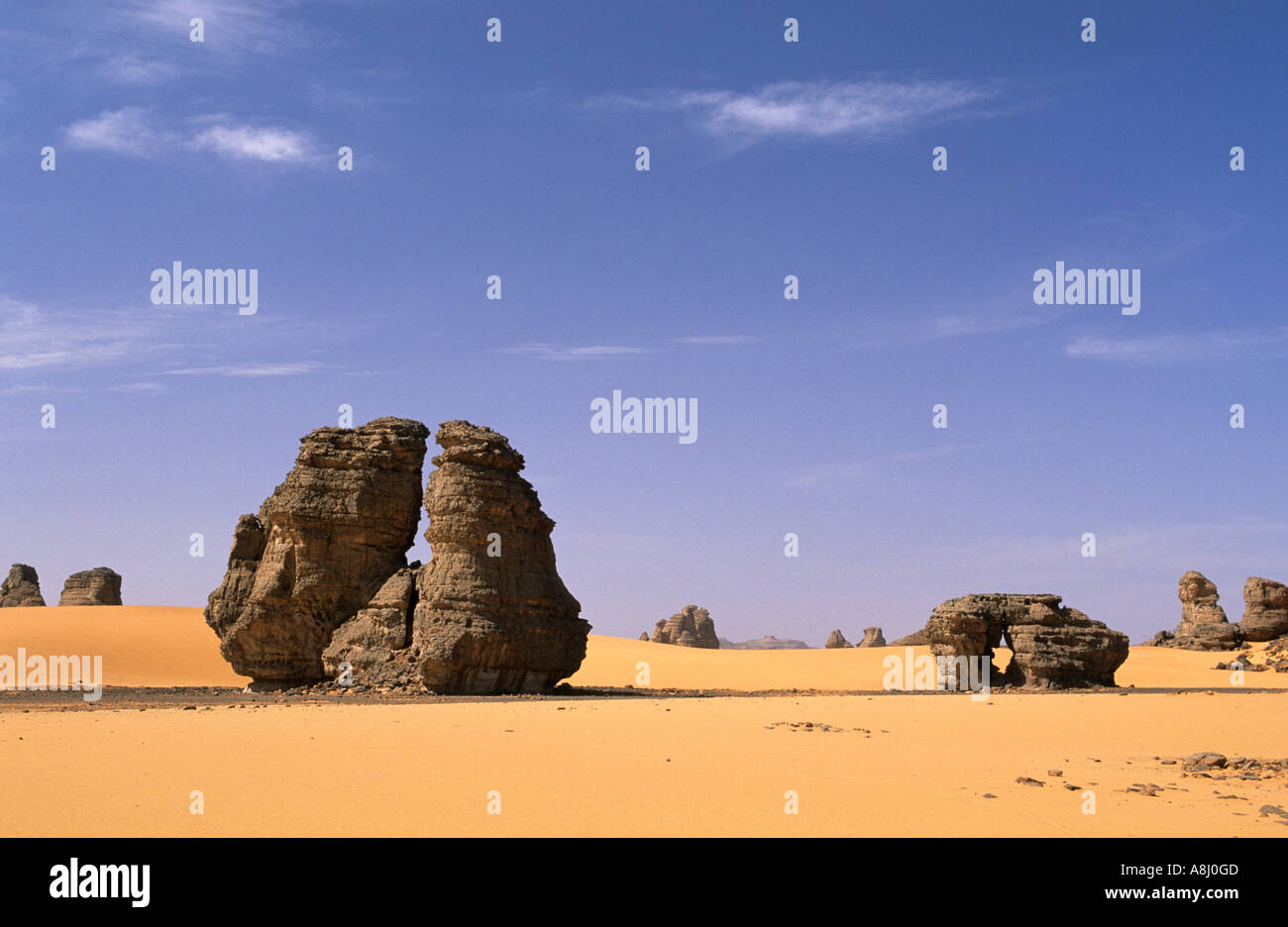 Libya Fezzan Sahara desert Akakus Stock Photo - Alamy