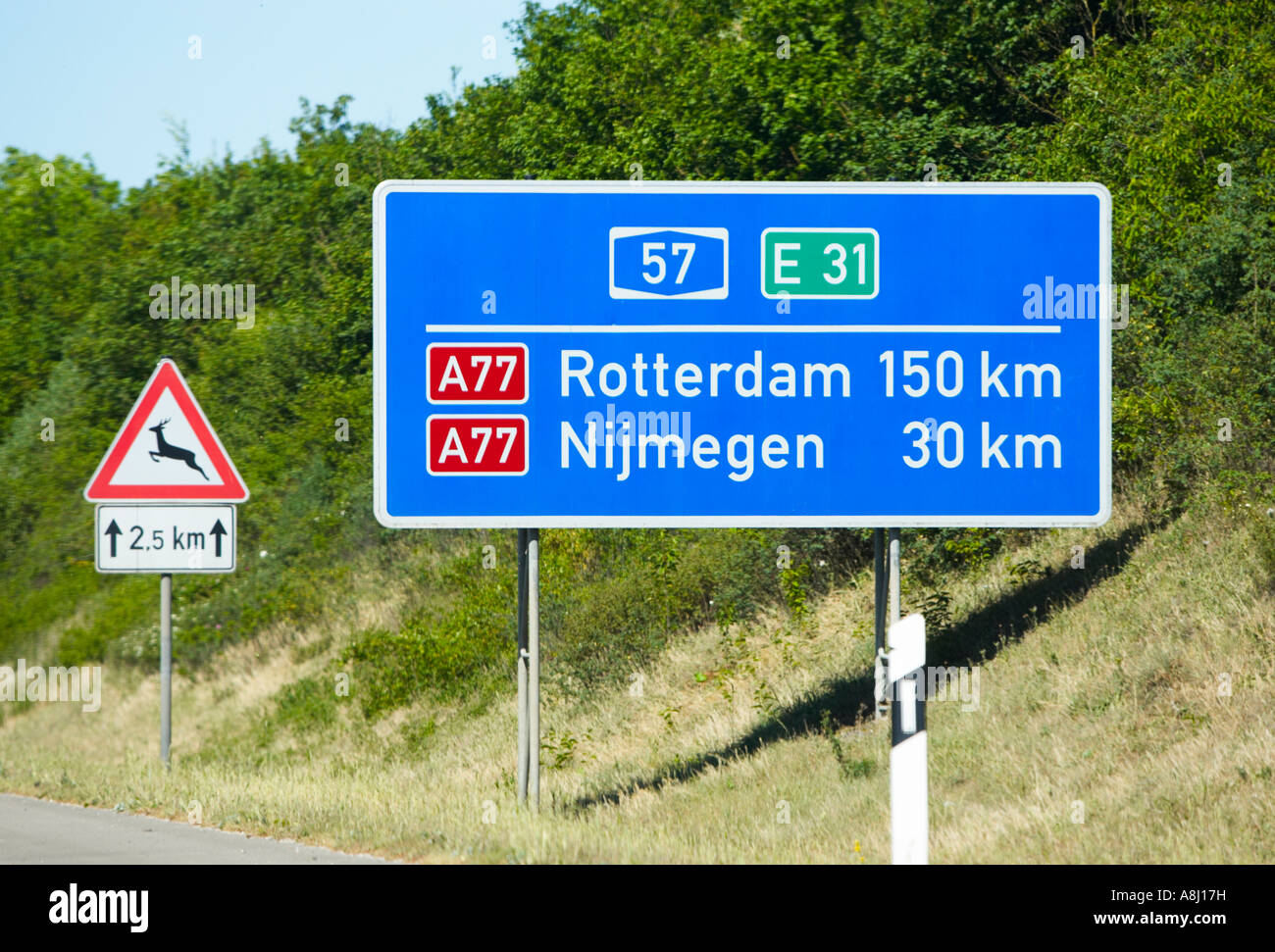 Highway sign signs mileage distance hi-res stock photography and images ...
