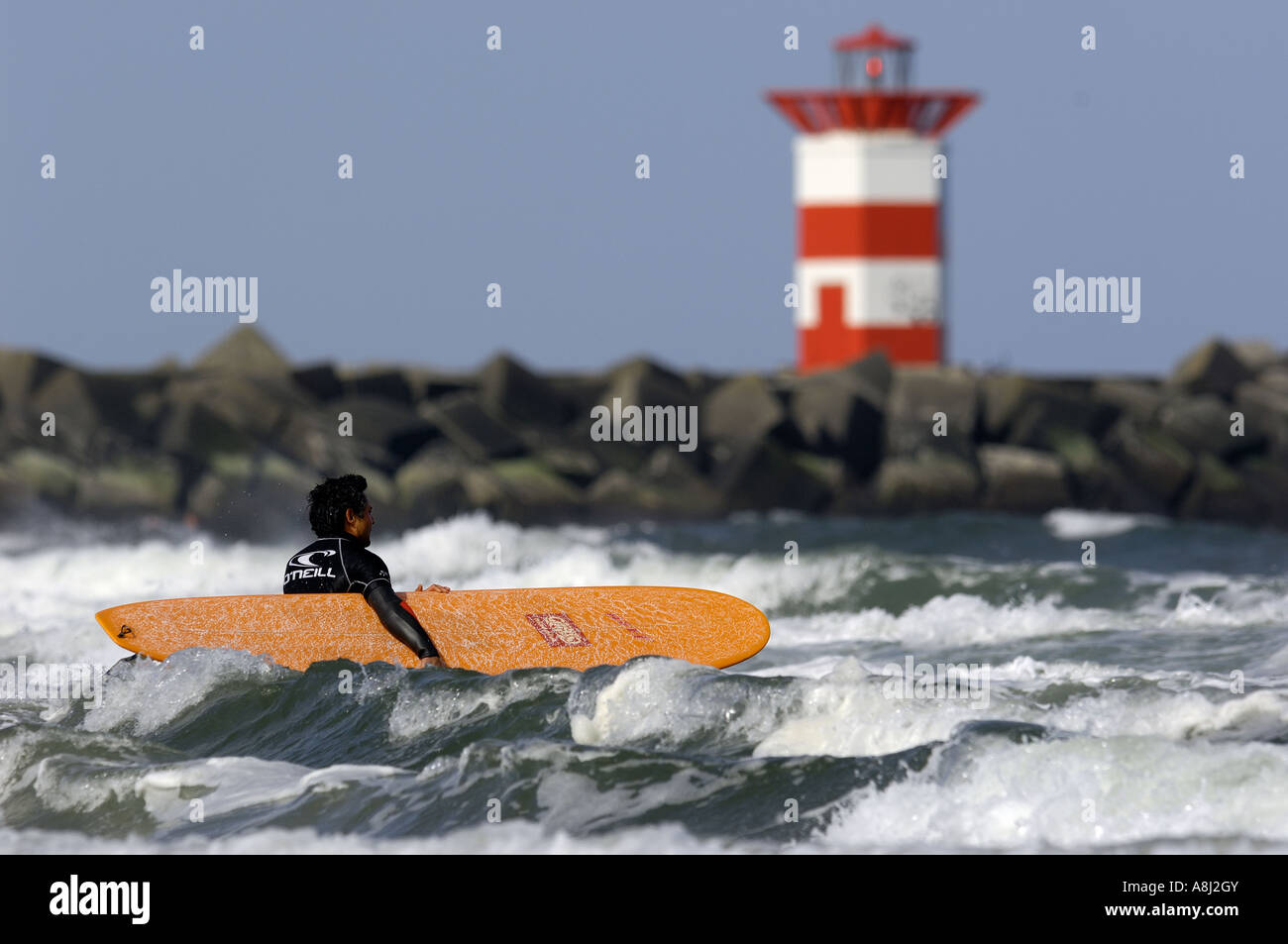 Wave surf contest Scheveningen beach 2006 O Neill walking mide age men ...
