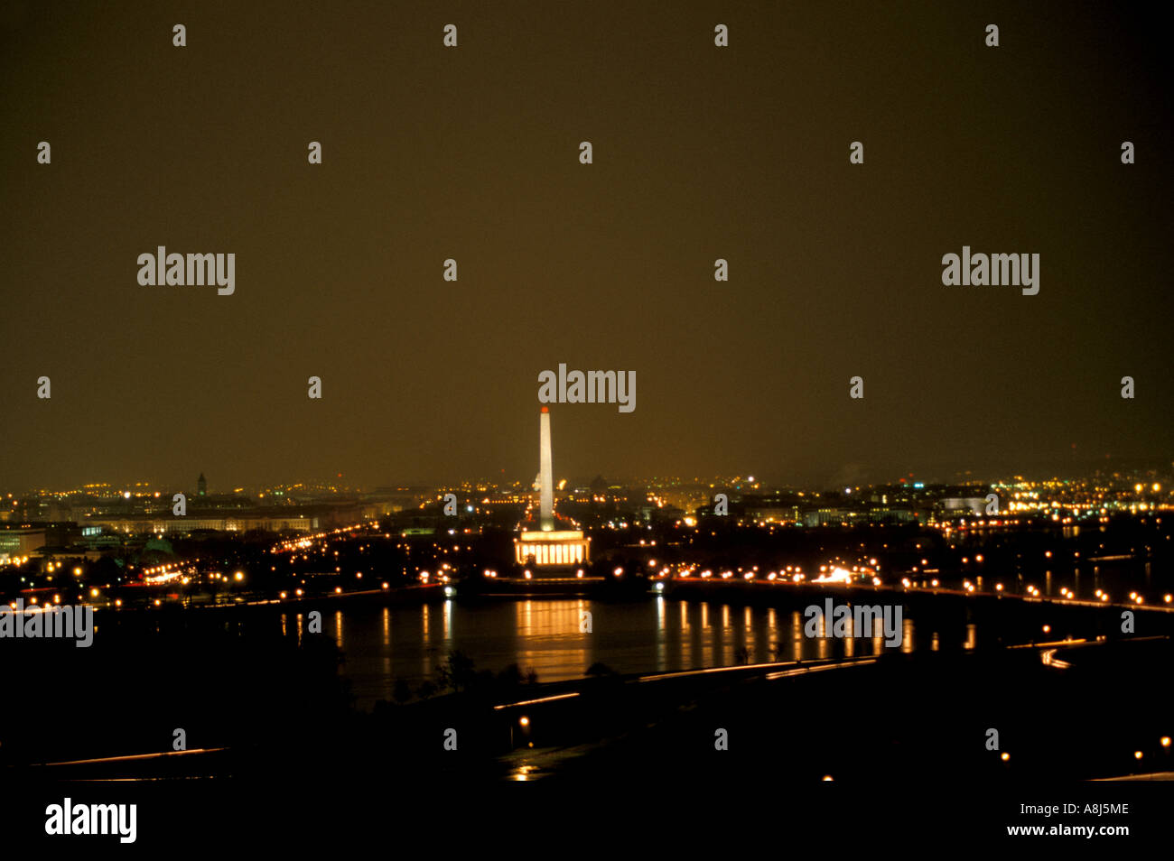 Washington dc skyline night hi-res stock photography and images - Alamy