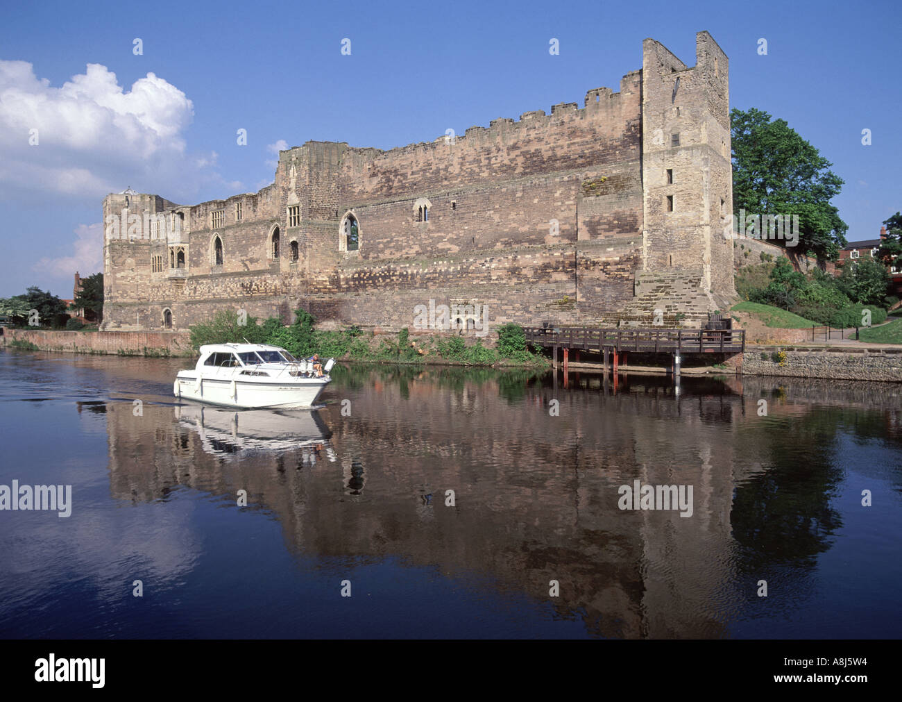 Newark castle restoration hi-res stock photography and images - Alamy