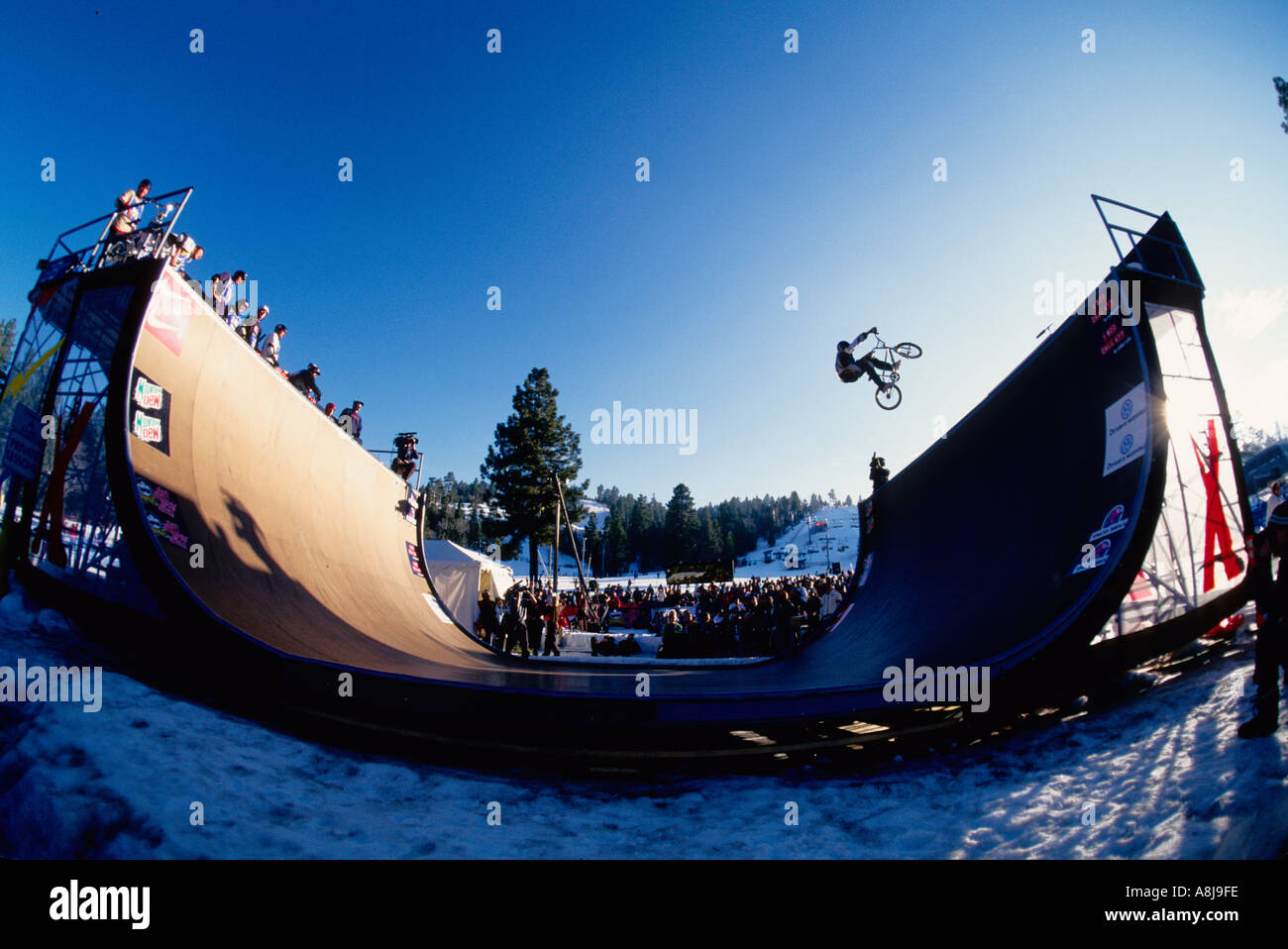 Halfpipe bmx hi-res stock photography and images - Alamy