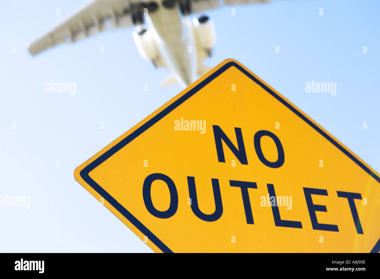 One stop outlet hi-res stock photography and images - Alamy