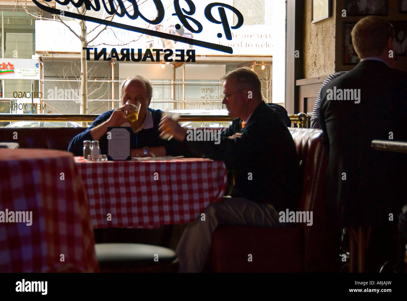 Chicago Bar Scene Stock Photo - Alamy