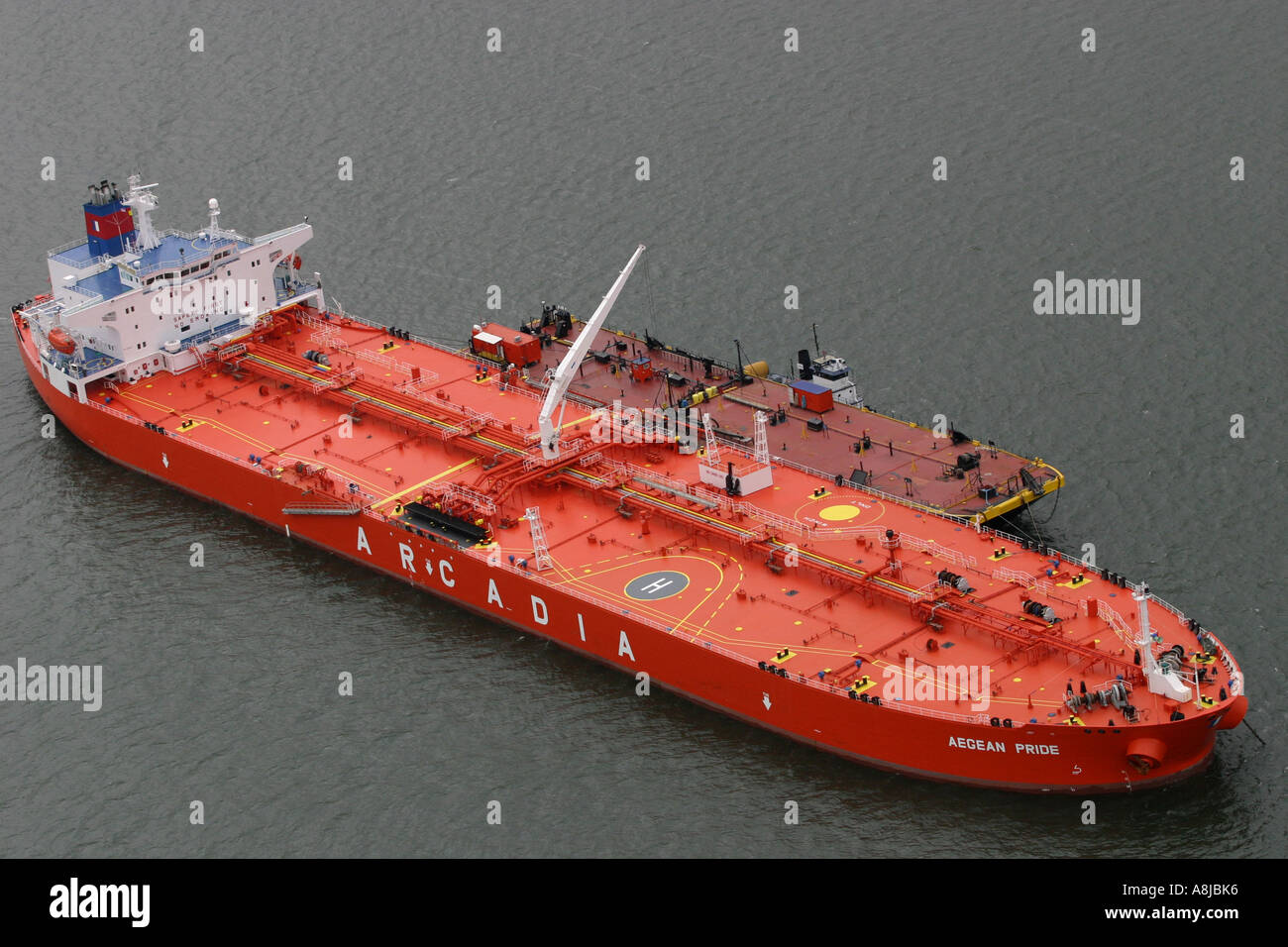 Bulk carrier ship birds eye view hi-res stock photography and images ...