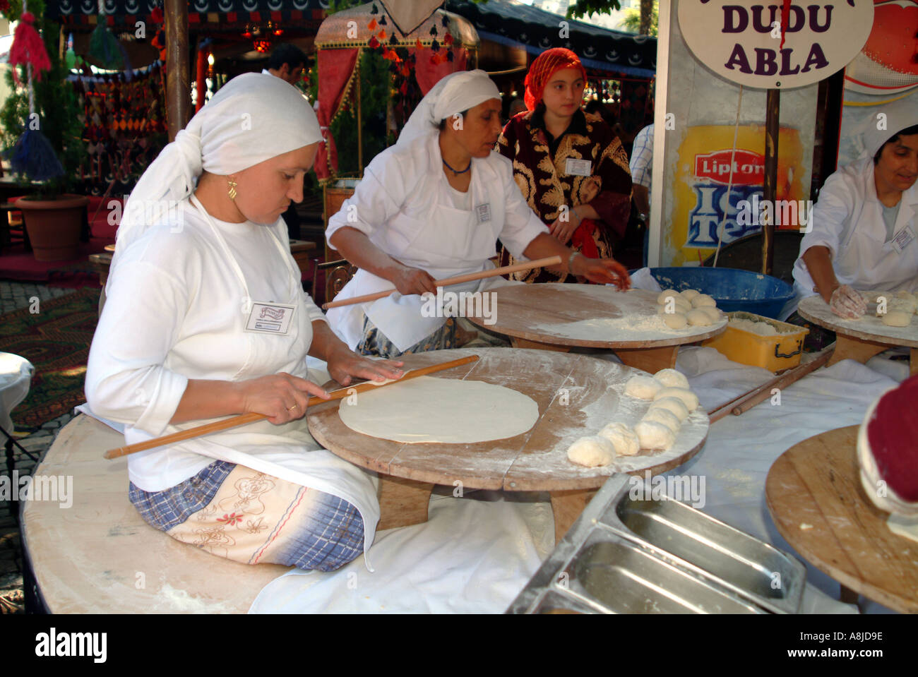 Traditional Turkish cooking Sultanahmet Turkey Stock Photo - Alamy