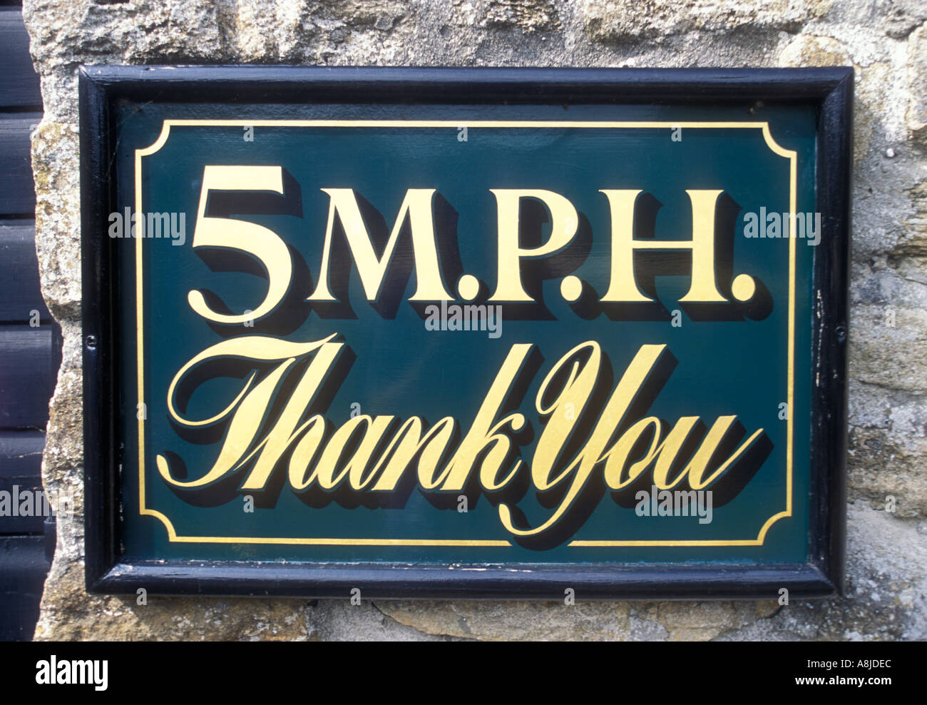 5 mph sign hi-res stock photography and images - Alamy