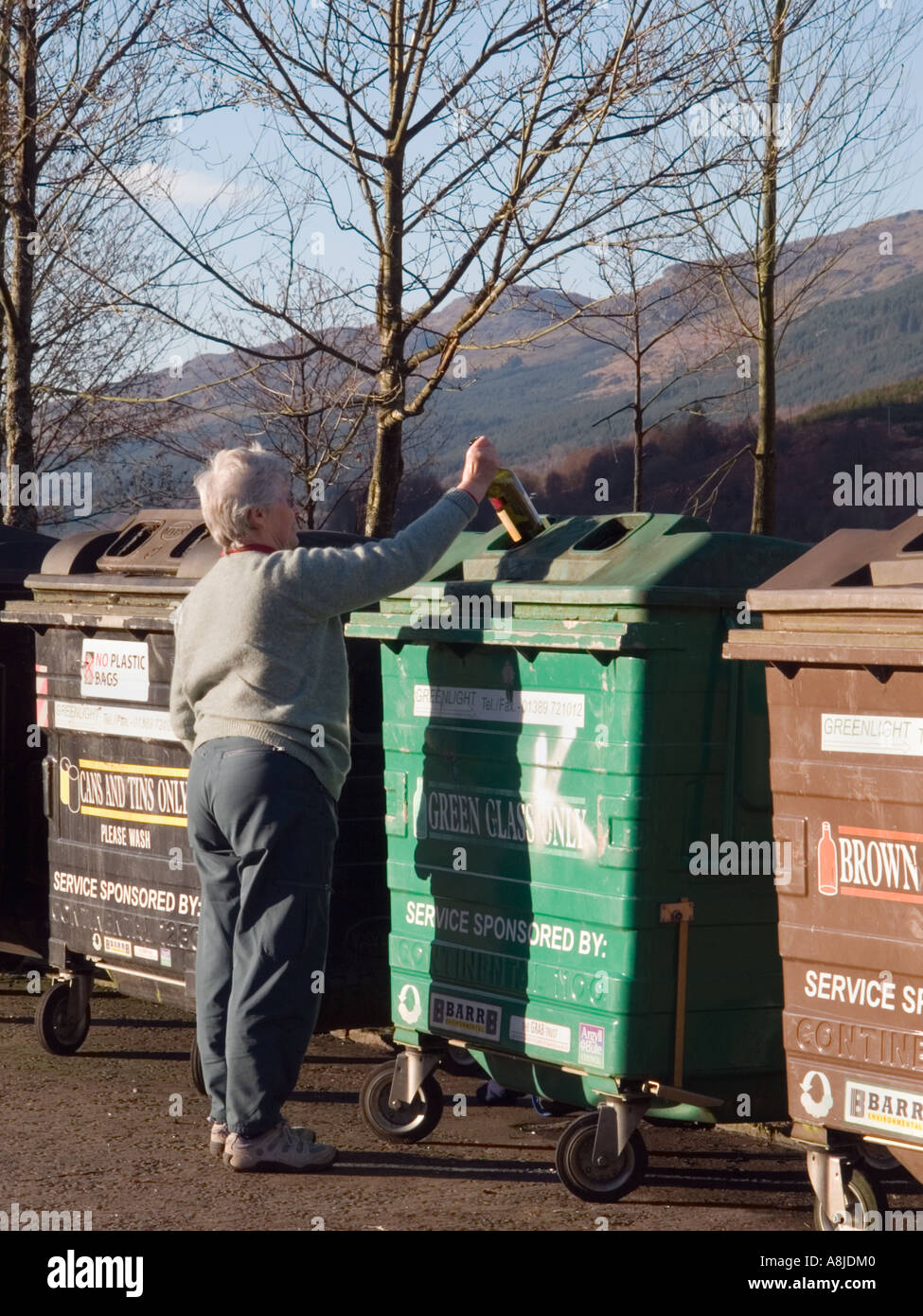 Using green bins hi-res stock photography and images - Alamy