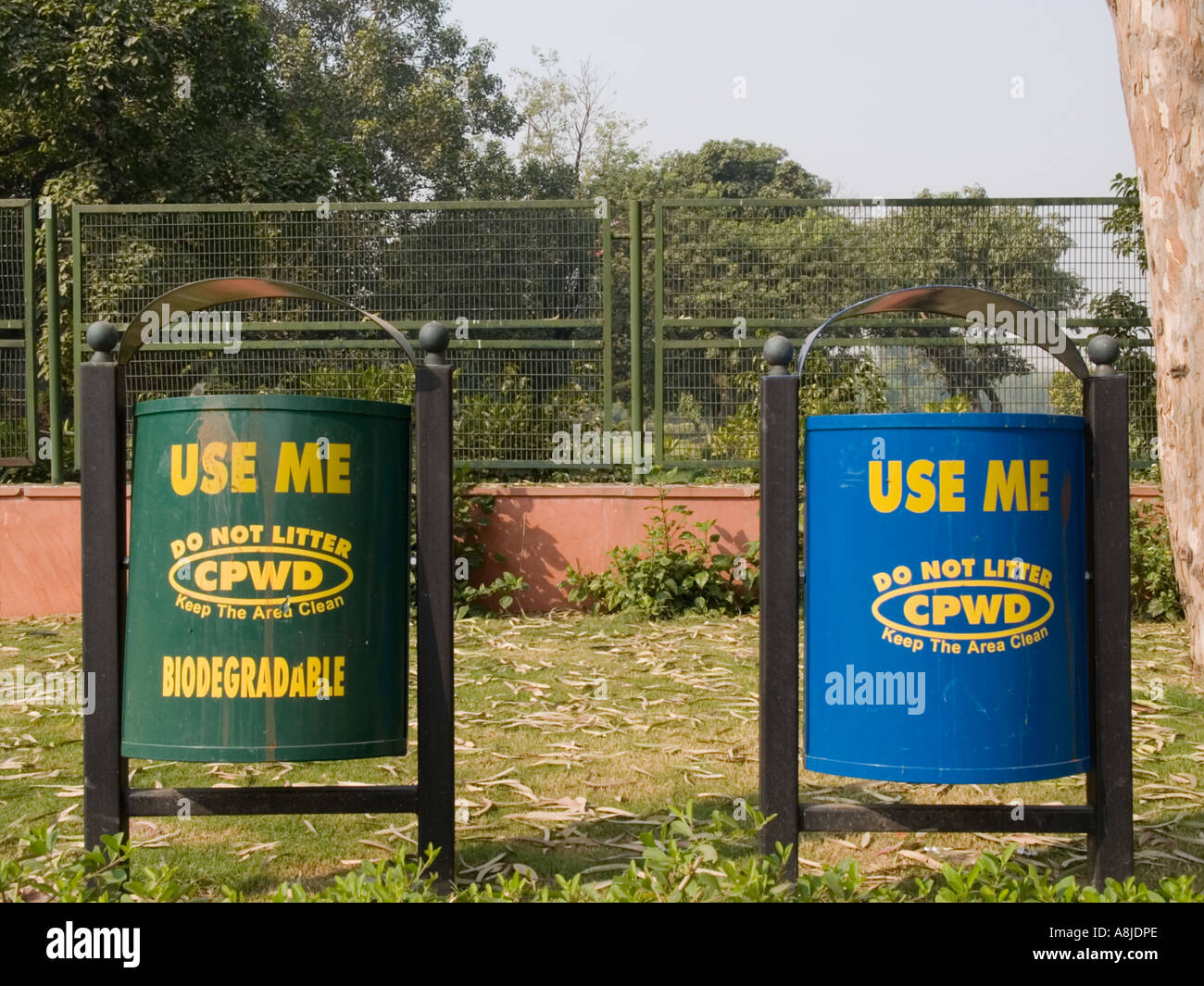 Rubbish bins for biodegradable and non biodegradable litter at Rajghat ...