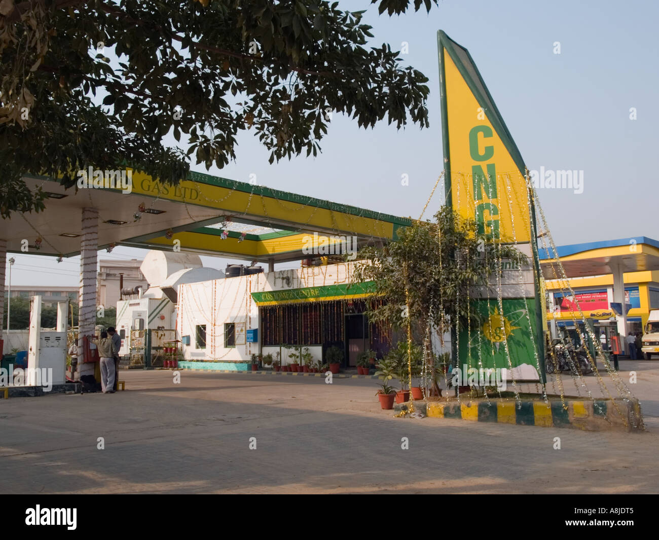 Country gas station hi-res stock photography and images - Alamy
