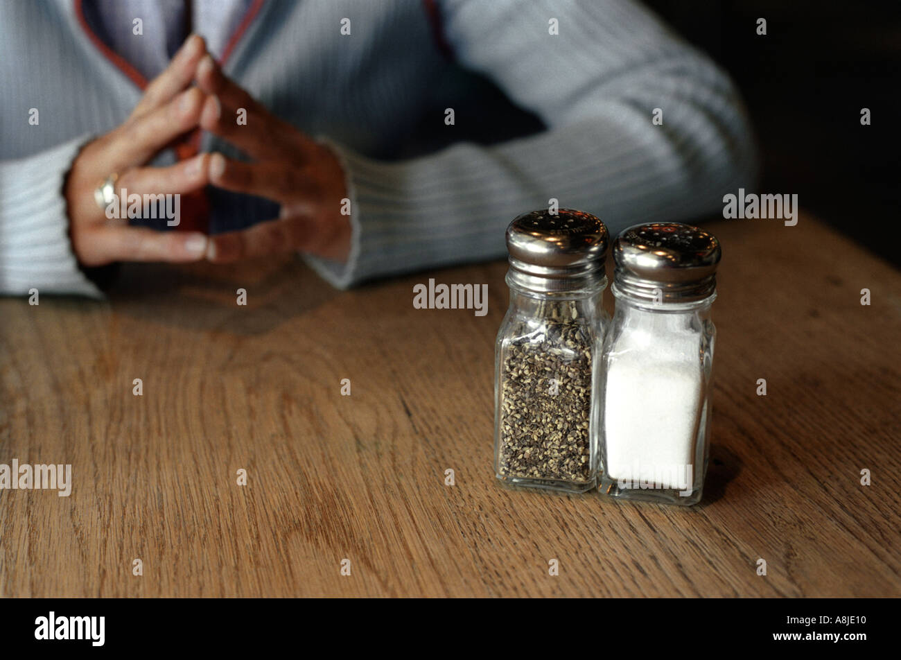 Waiting dinner table hi-res stock photography and images - Alamy