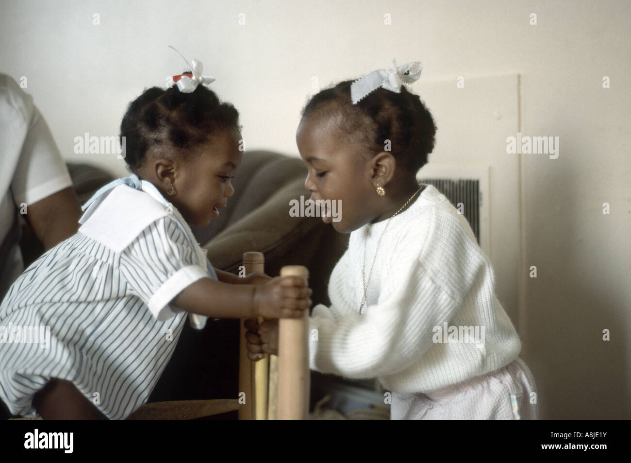 Cousins play together hi-res stock photography and images - Alamy