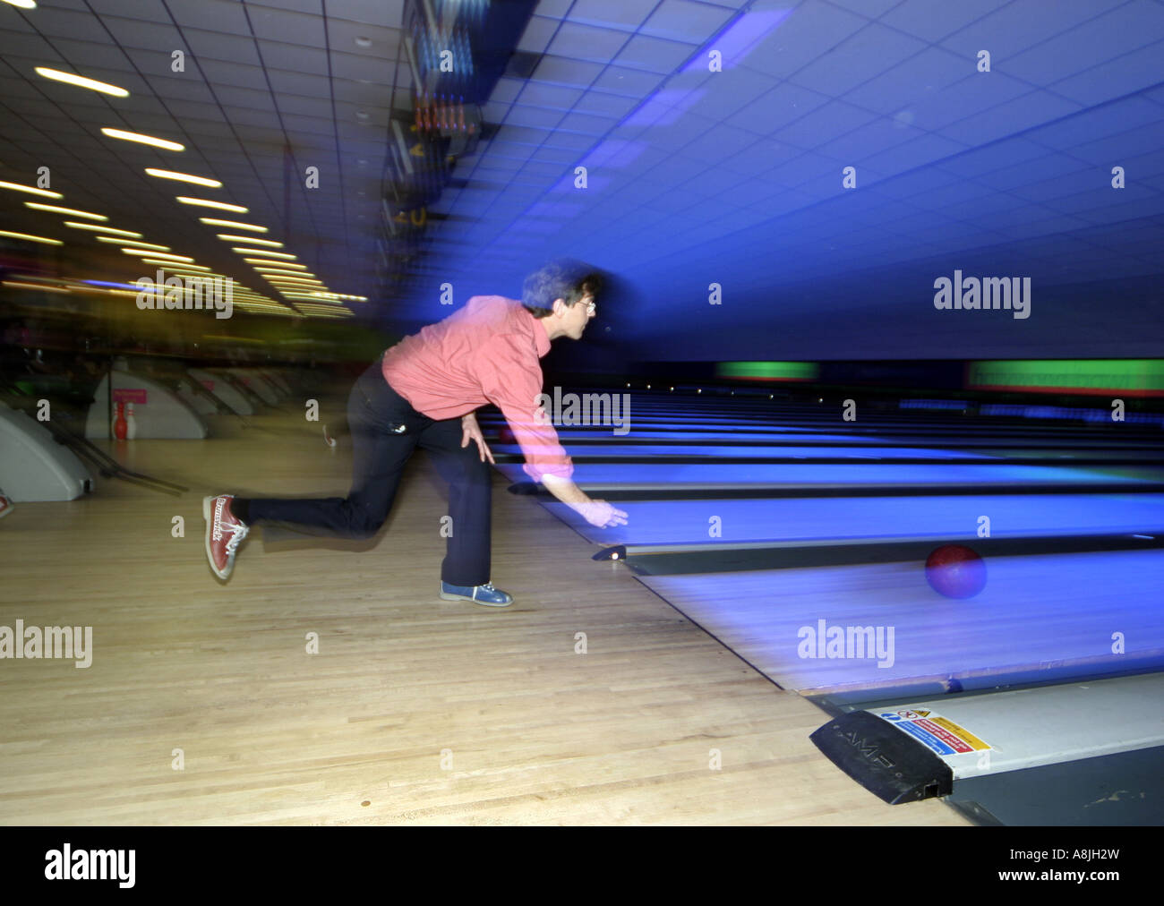 Tenpin bowling hi-res stock photography and images - Alamy