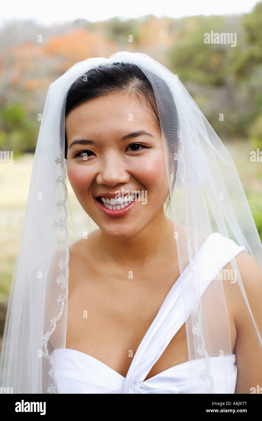 Portrait of a bride smiling Stock Photo - Alamy