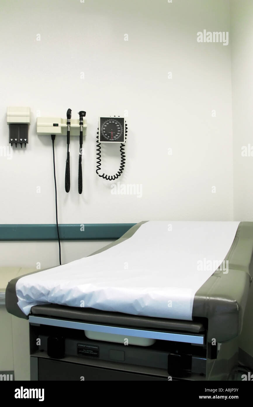 Exam table in a medical clinic Stock Photo - Alamy