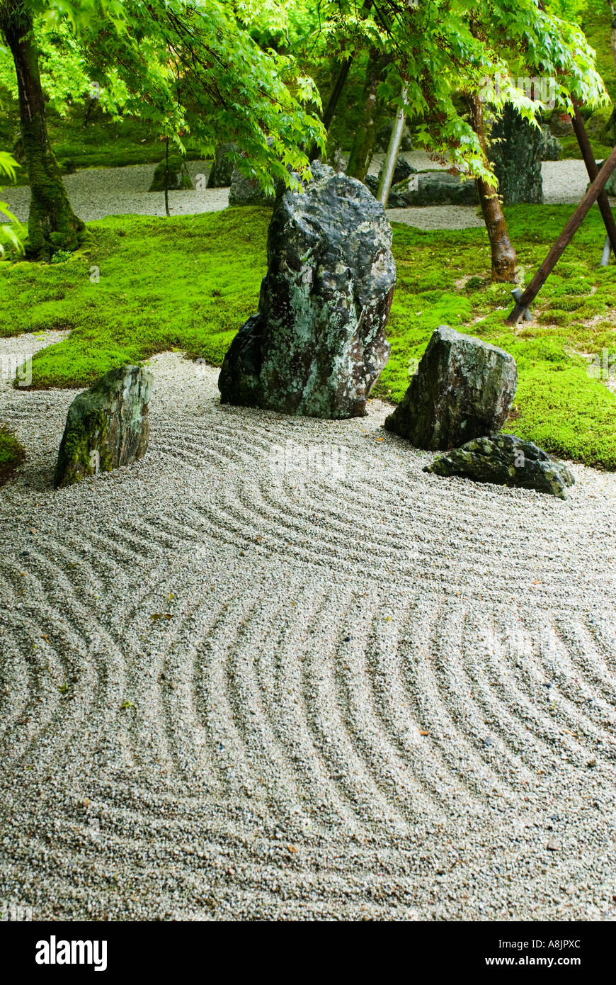 Detail of dry zen garden at Dazaifu Komiyo-Ji Temple Fukuoka Japan ...