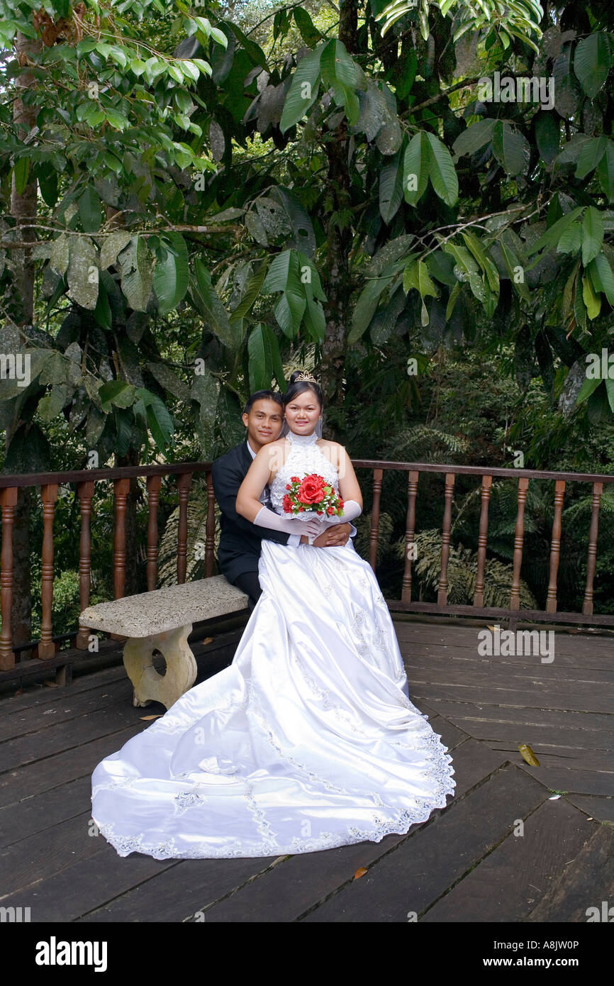 bridal couple borneo malaysia Stock Photo - Alamy