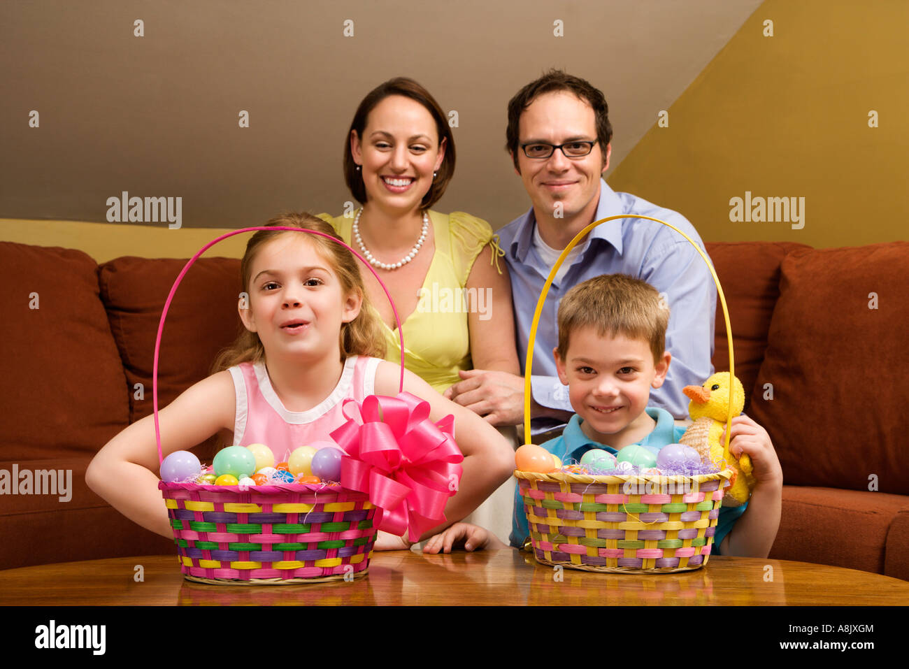 Boy girl looking easter hi-res stock photography and images - Alamy