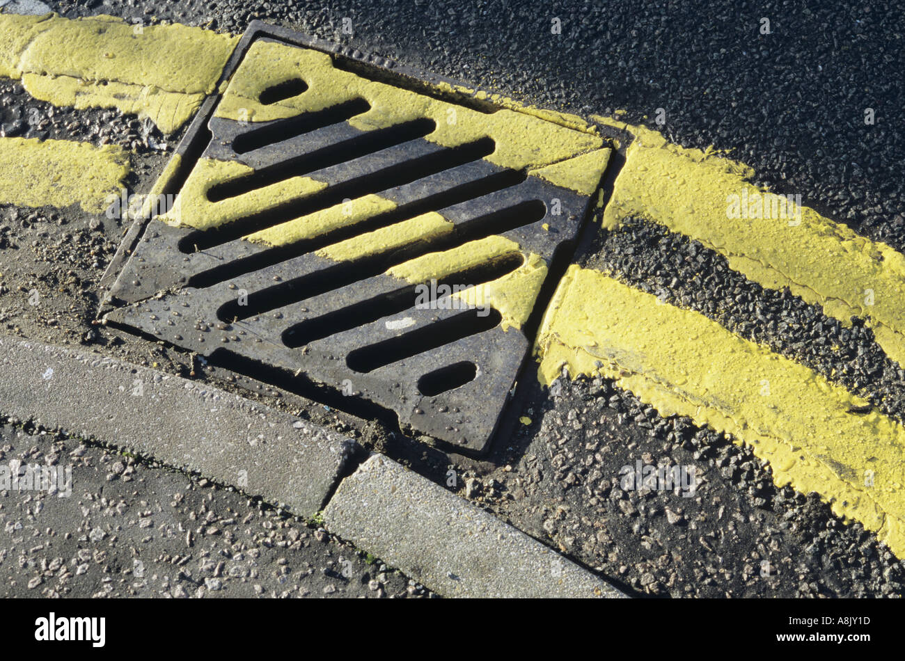 Close up drain road highway gutter uk hi-res stock photography and ...