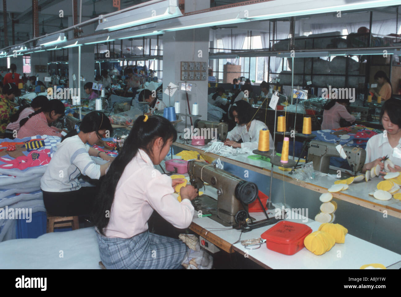 Electronics assembly line hi-res stock photography and images - Alamy