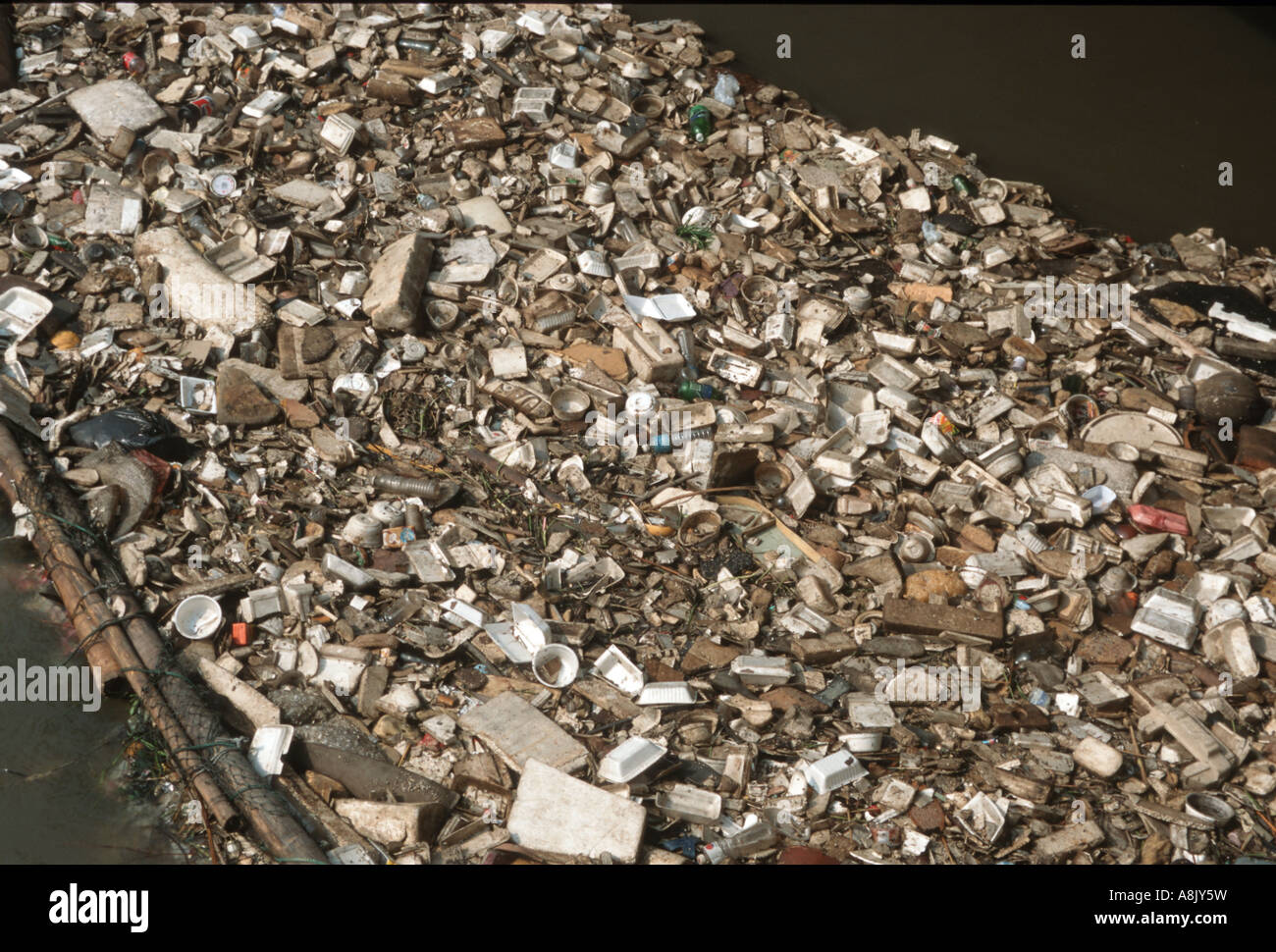 CHINA RUBBISH IN THE HUANGPHO RIVER IN SHANGHAI Photo Julio Etchart ...
